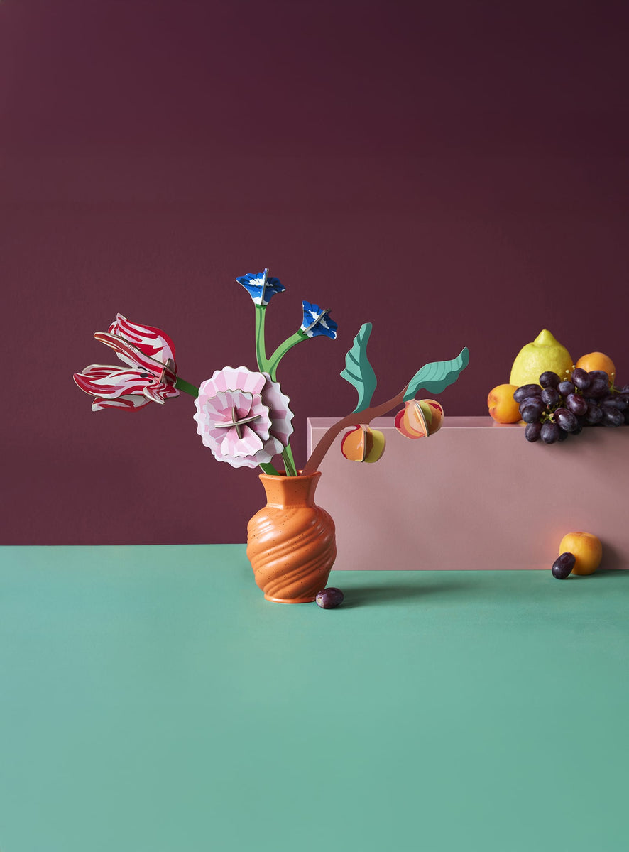 Dutch Masters Bouquet: Timeless Floral Art – Studio ROOF Canada